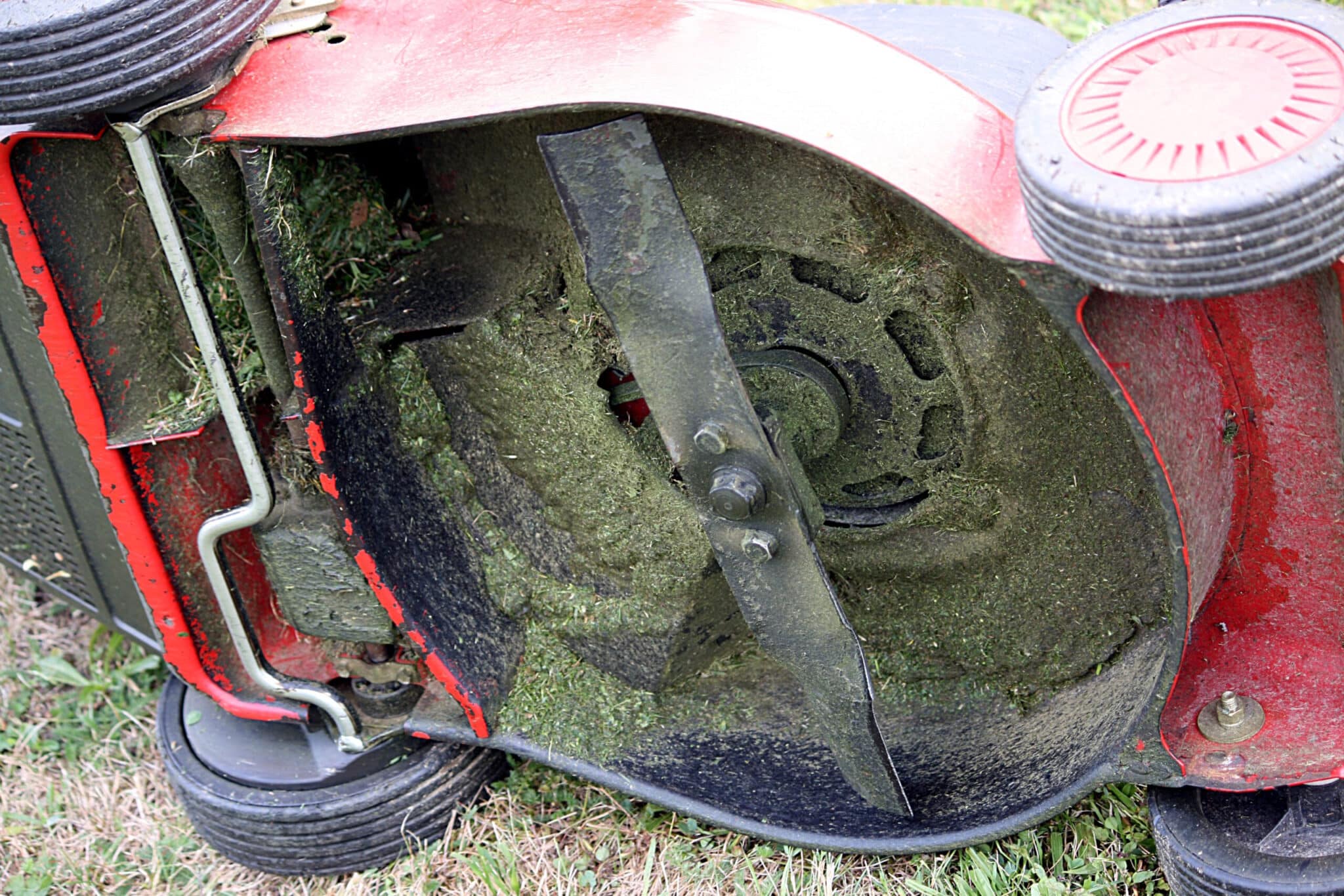 Properly Tipping Your Lawn Mower for Maintenance